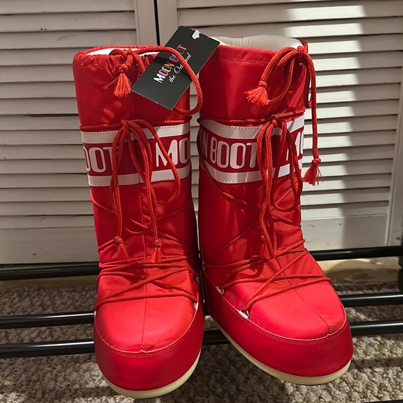 Moon Boot | Shoes | Nwt Icon Red Nylon Moonboots | Poshmark